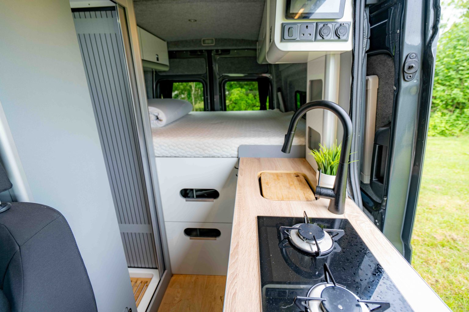 2020 VW Crafter MWB 140 Trendline 5 berth camper - for Sale